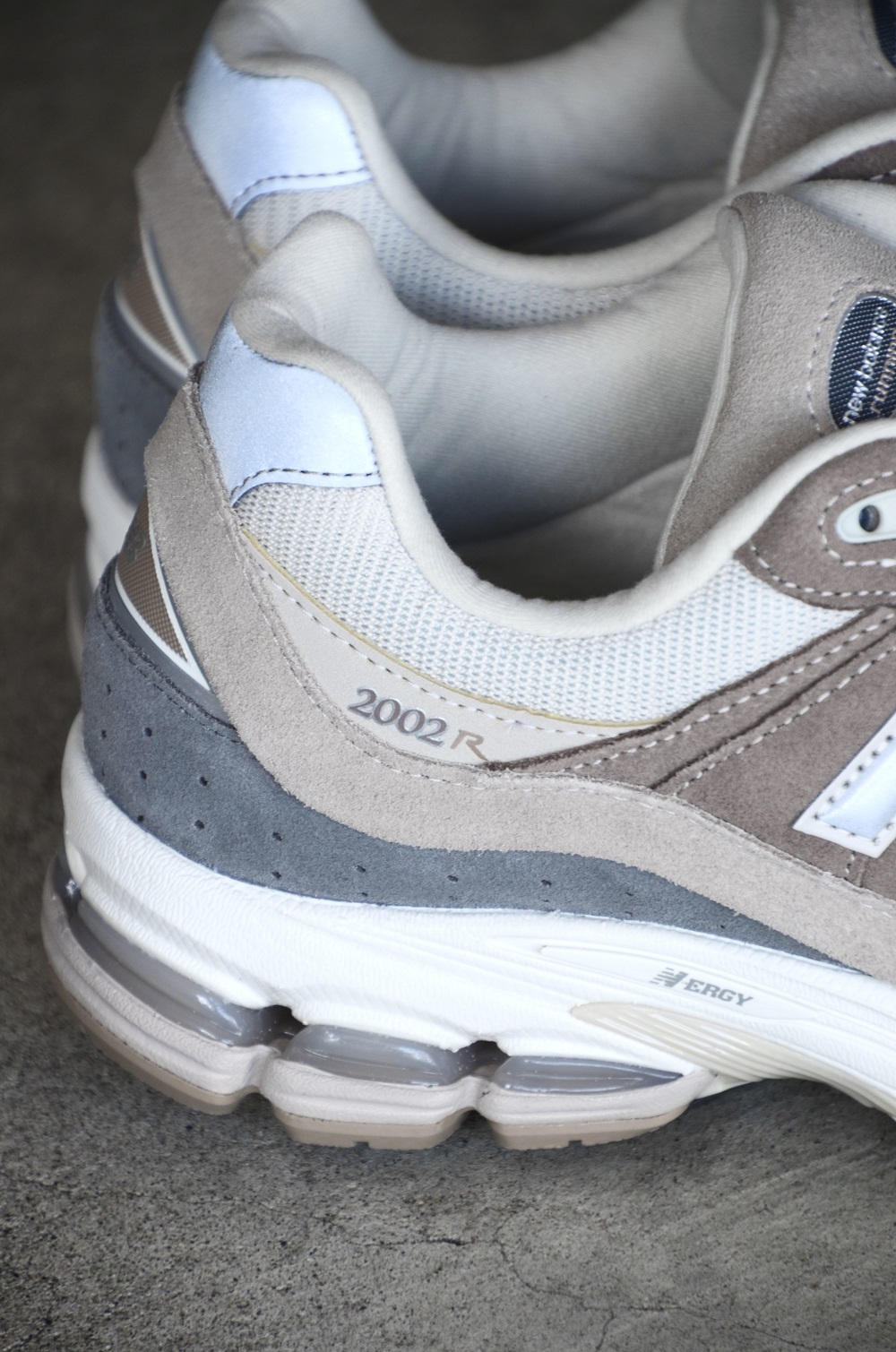 【New Balance】“M2002RSG” “M2002RSI” 欠かせない一足 | CIENTO BLOG