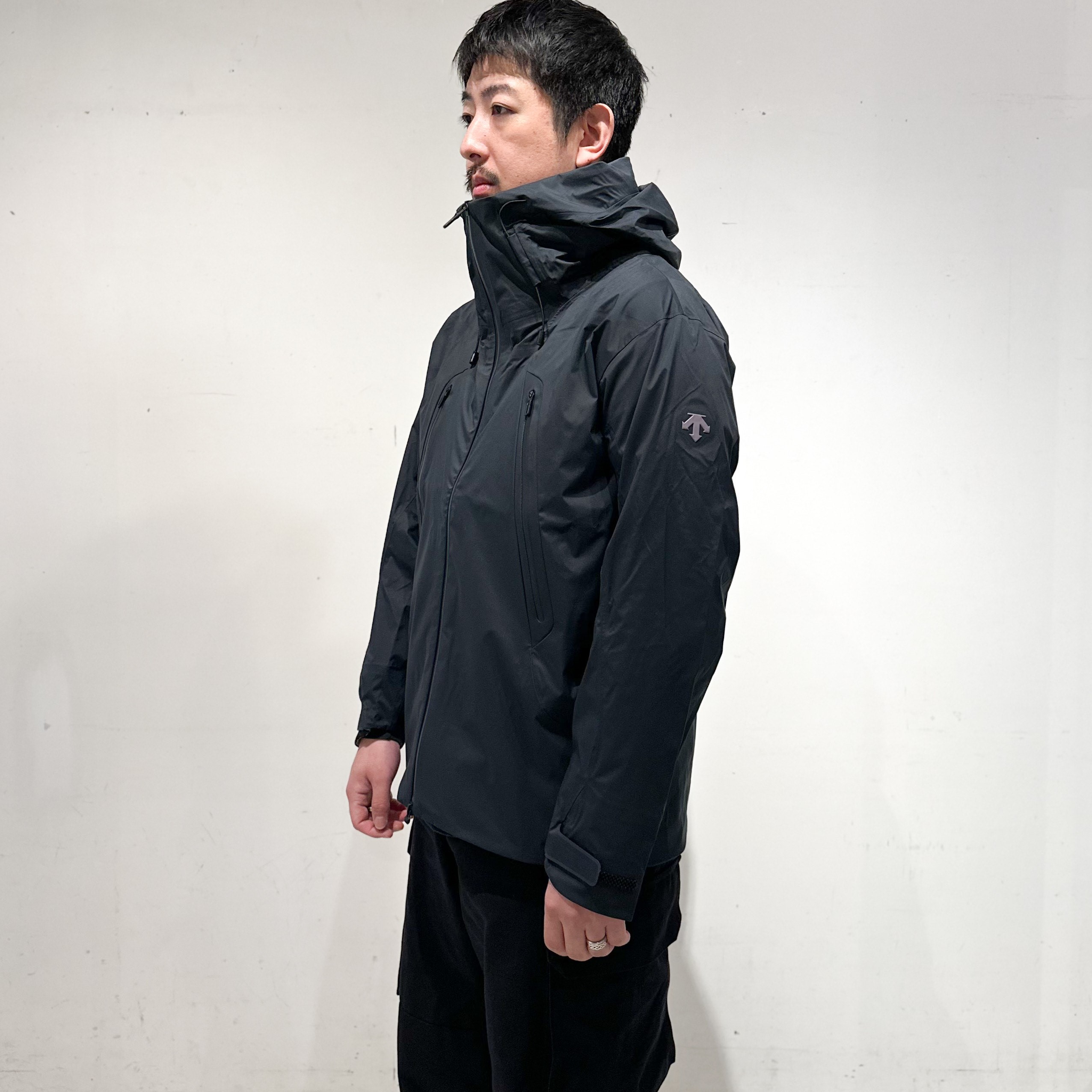 【DESCENTE ALLTERRAIN】-HARD SHELL JACKET ”CREAS”- | CIENTO BLOG