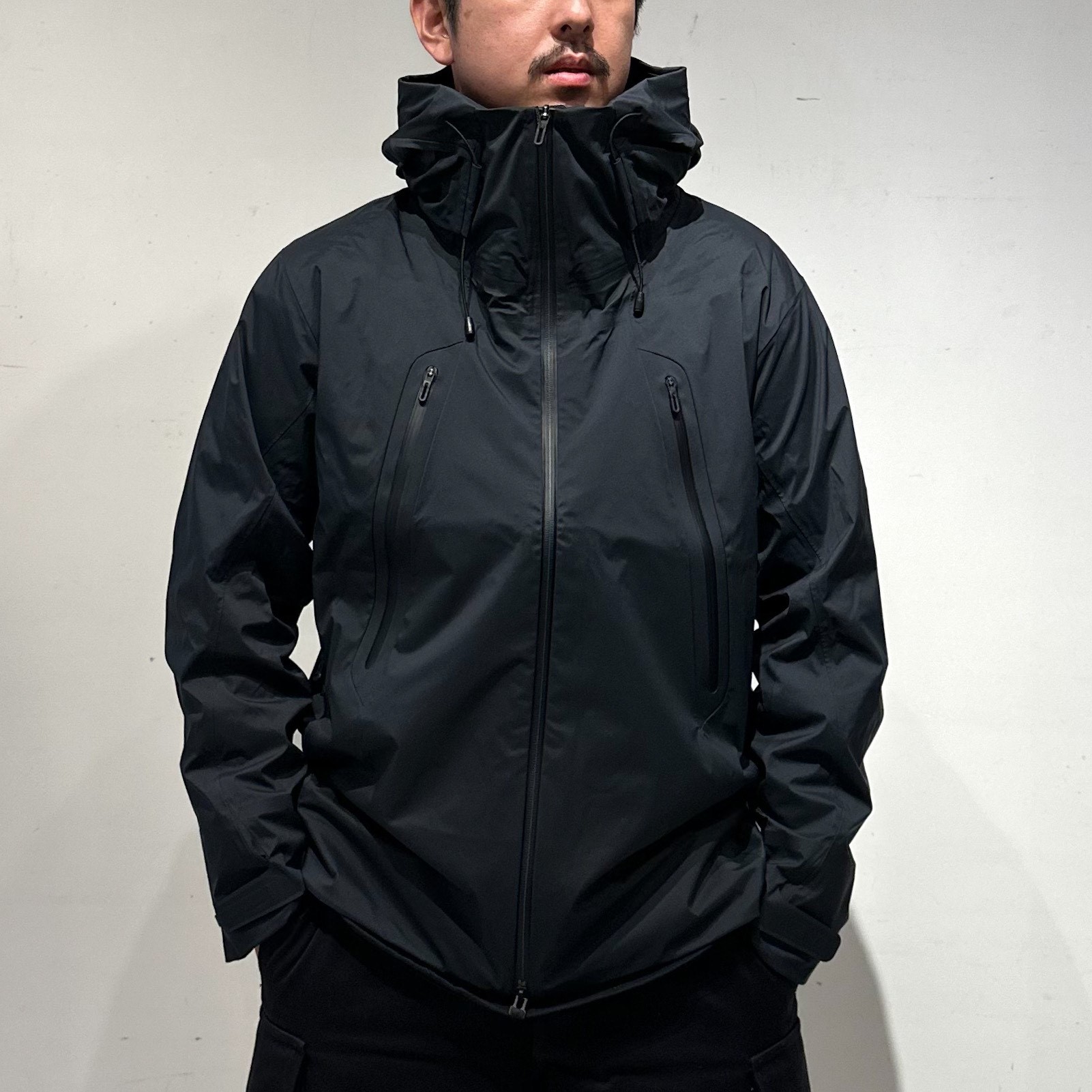【DESCENTE ALLTERRAIN】-HARD SHELL JACKET ”CREAS”- | CIENTO BLOG