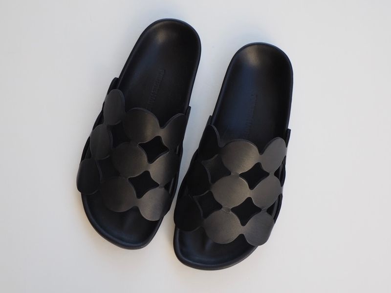 【PIERRE HARDY】ビュル スライダーサンダル | CIENTO BLOG